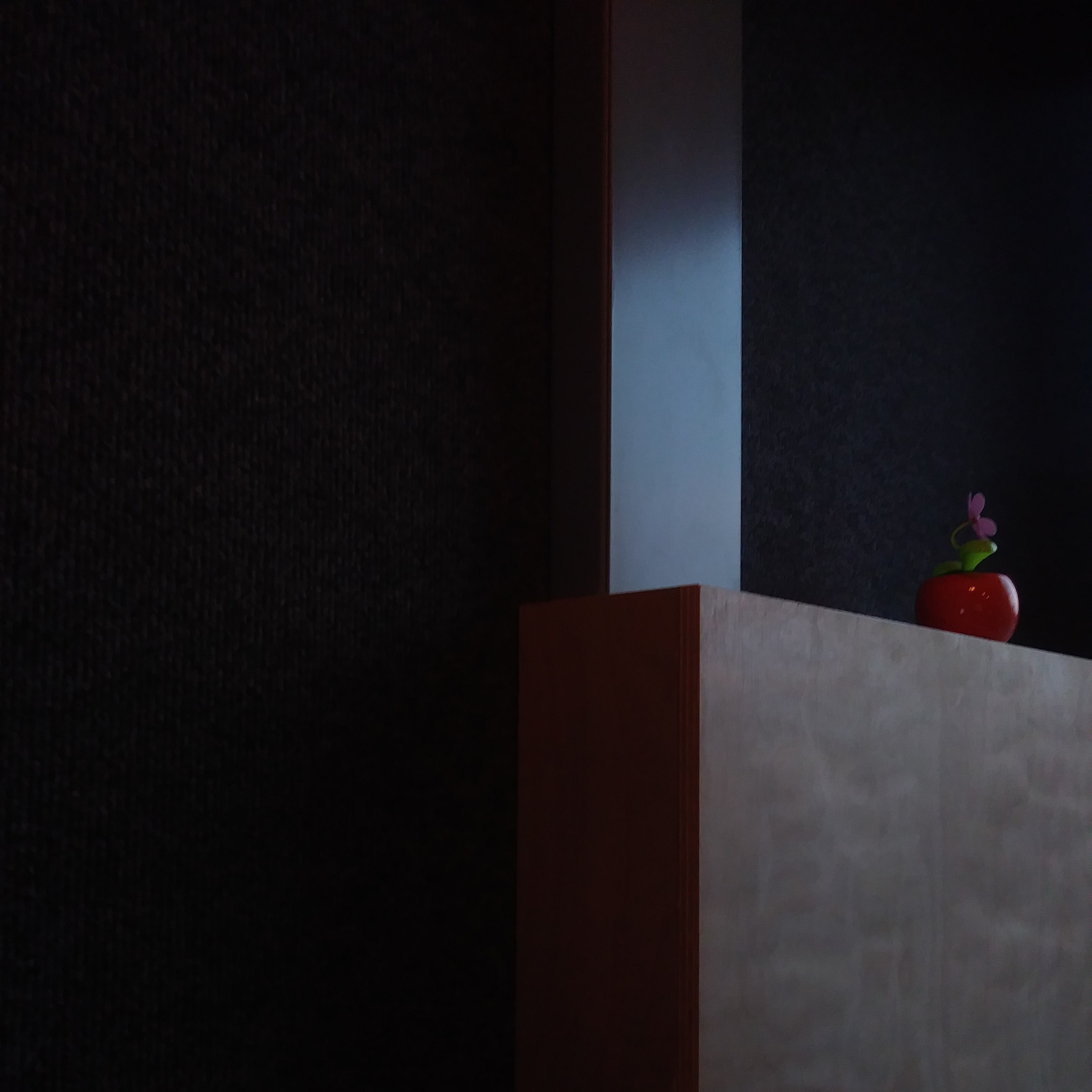 New single ‘Colours’, out now – Valiska